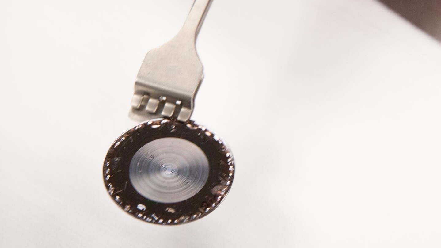 Ultra-thin lens could pave way for skinnier smartphones