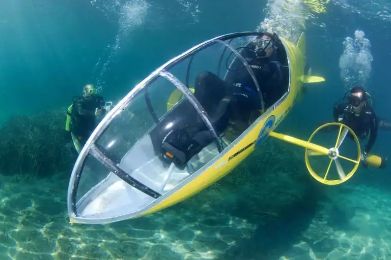 Electric Scubster personal sub dives into crowdfunding pond