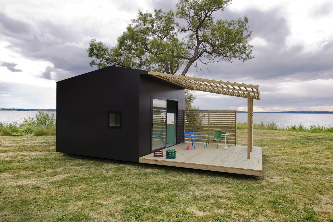 Flat-packed Mini House takes two days to install