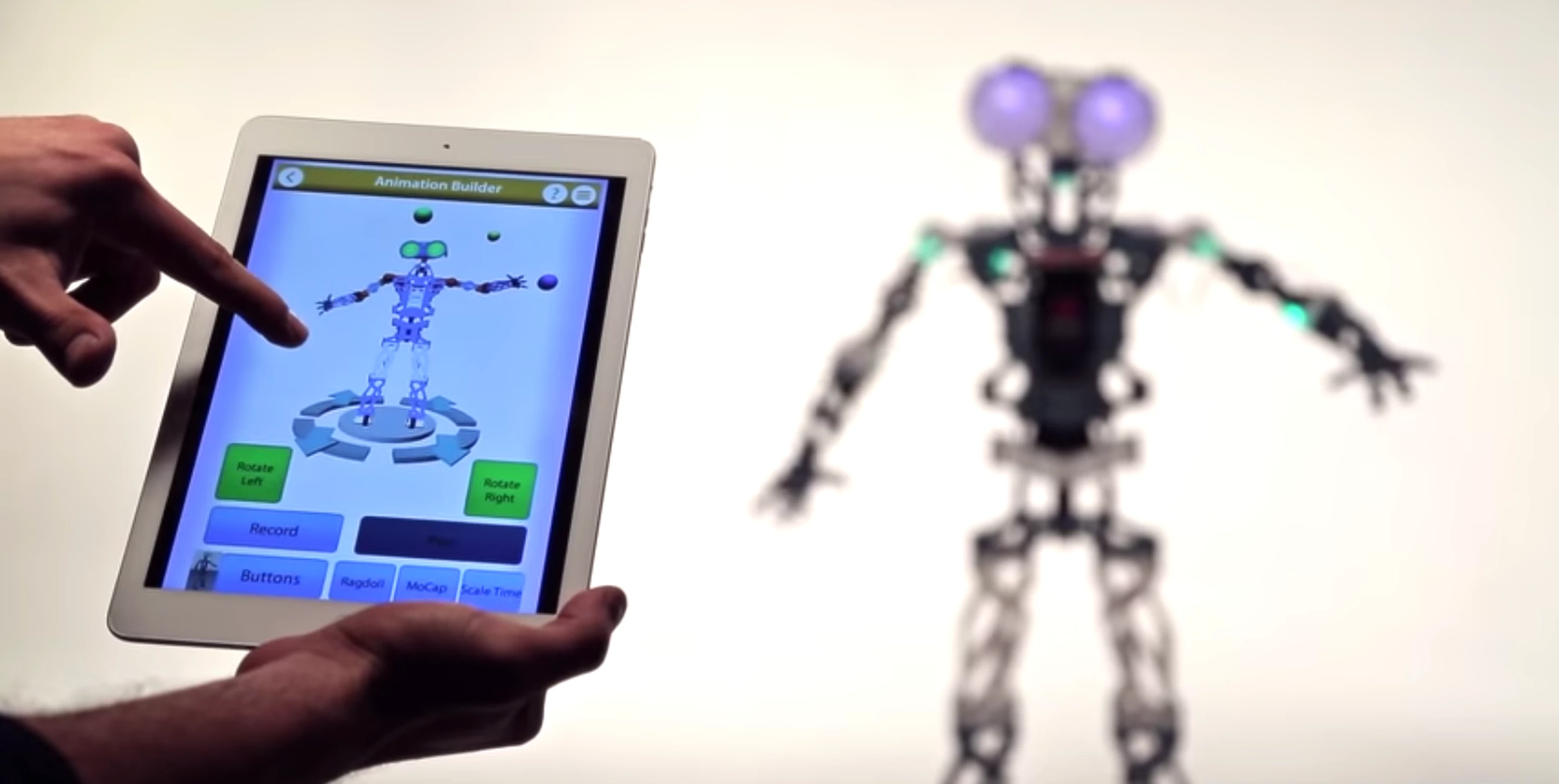Meccanoid G15 KS brings Meccano into the robot age