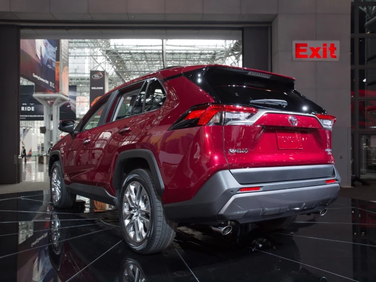 Gallery: Utility and performance blend beautifully at the 2018 NY Auto Show