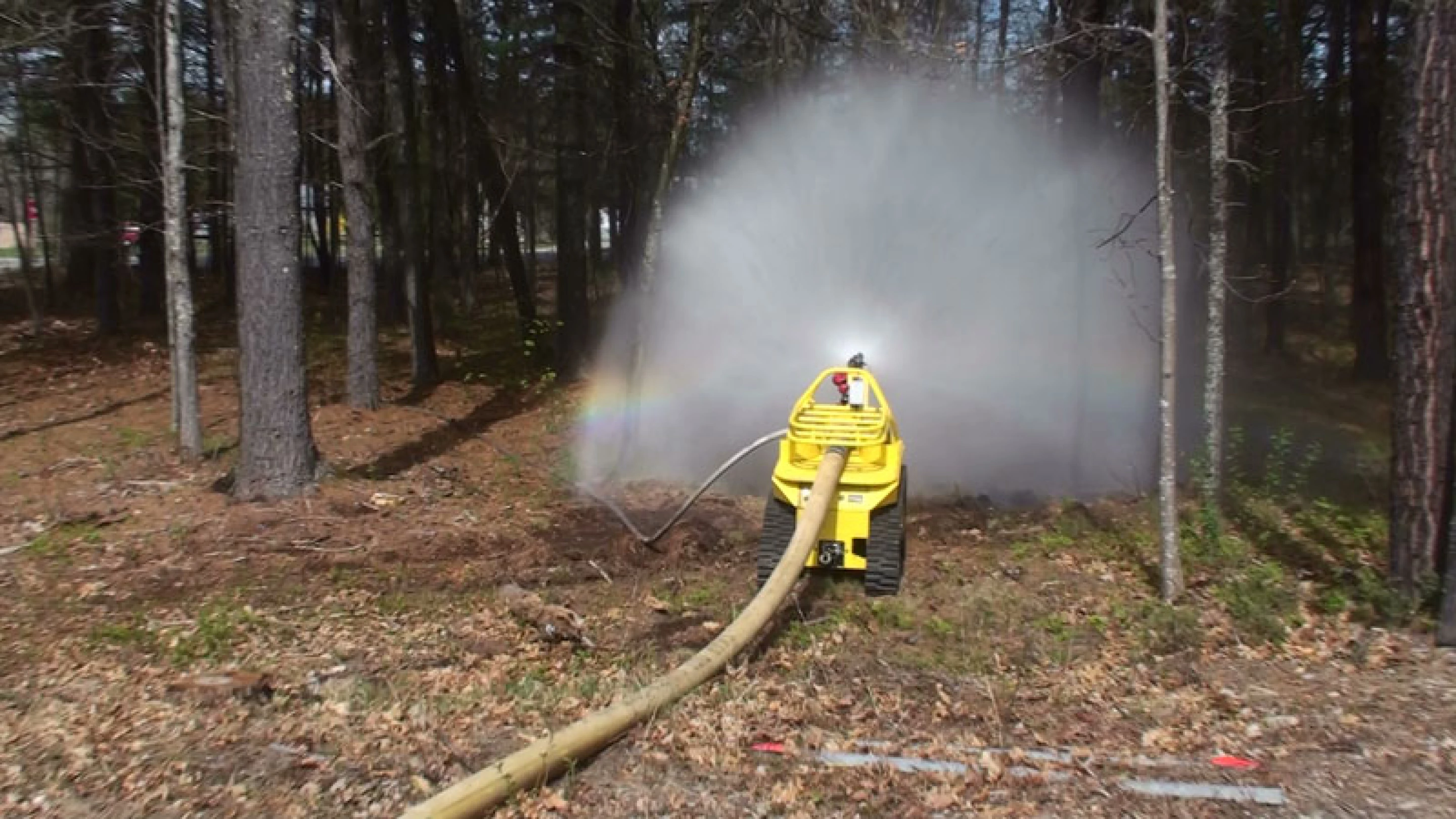 Thermite fire-fighting robot removes firefighters from harm's way