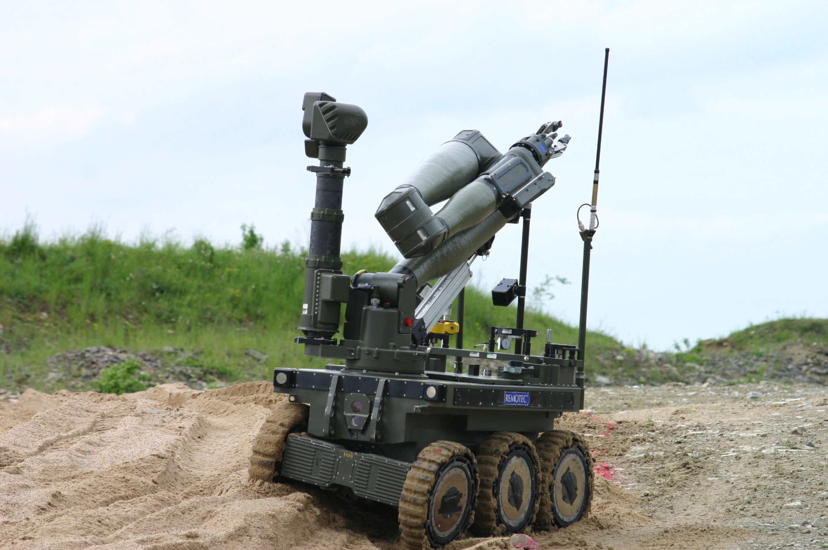 Northrop Grumman's CUTLASS UGV ready to tackle hazardous situations