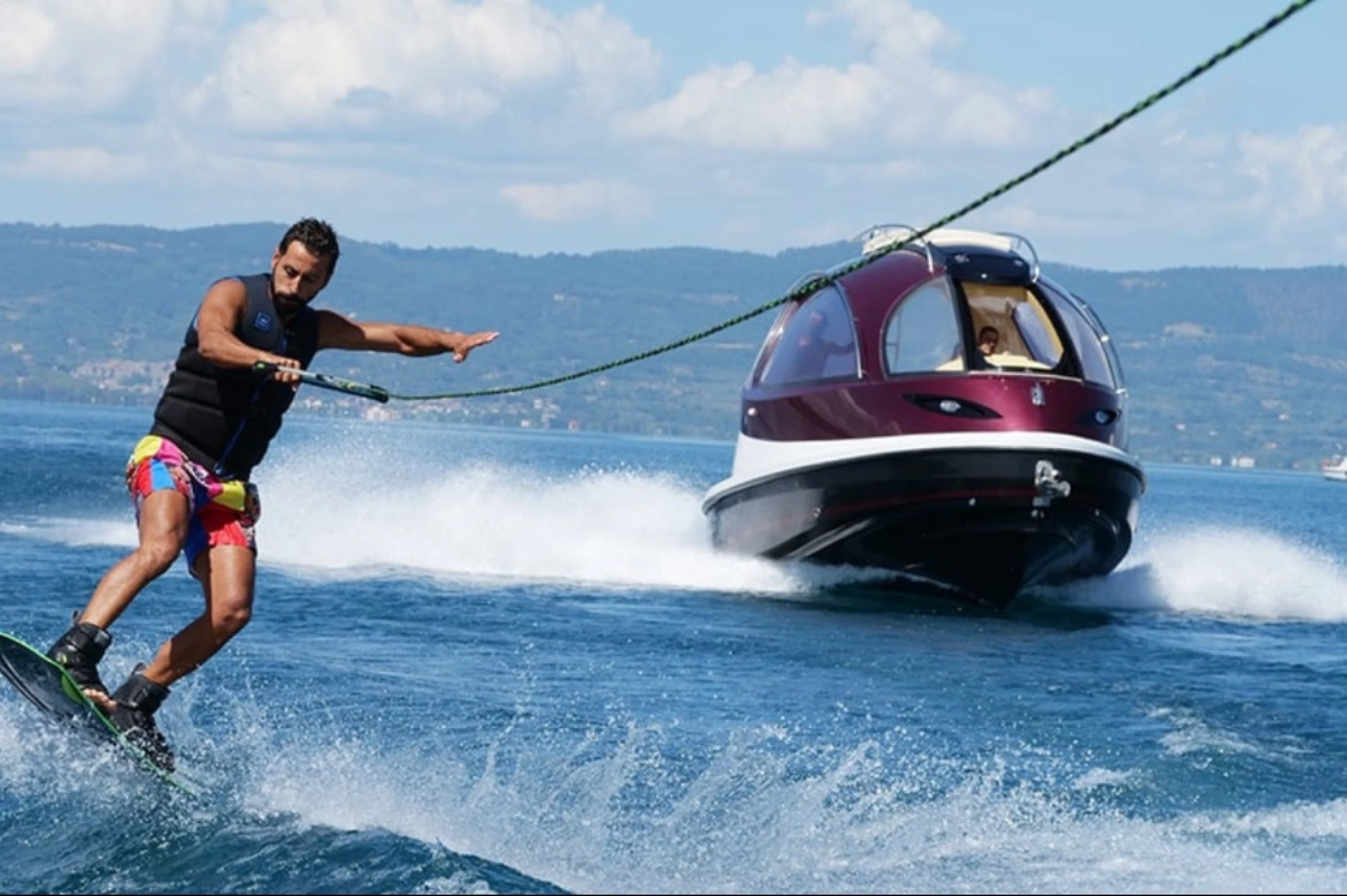 Jet Capsule unveils 2024 Super Sport carbon fiber "mini yacht"