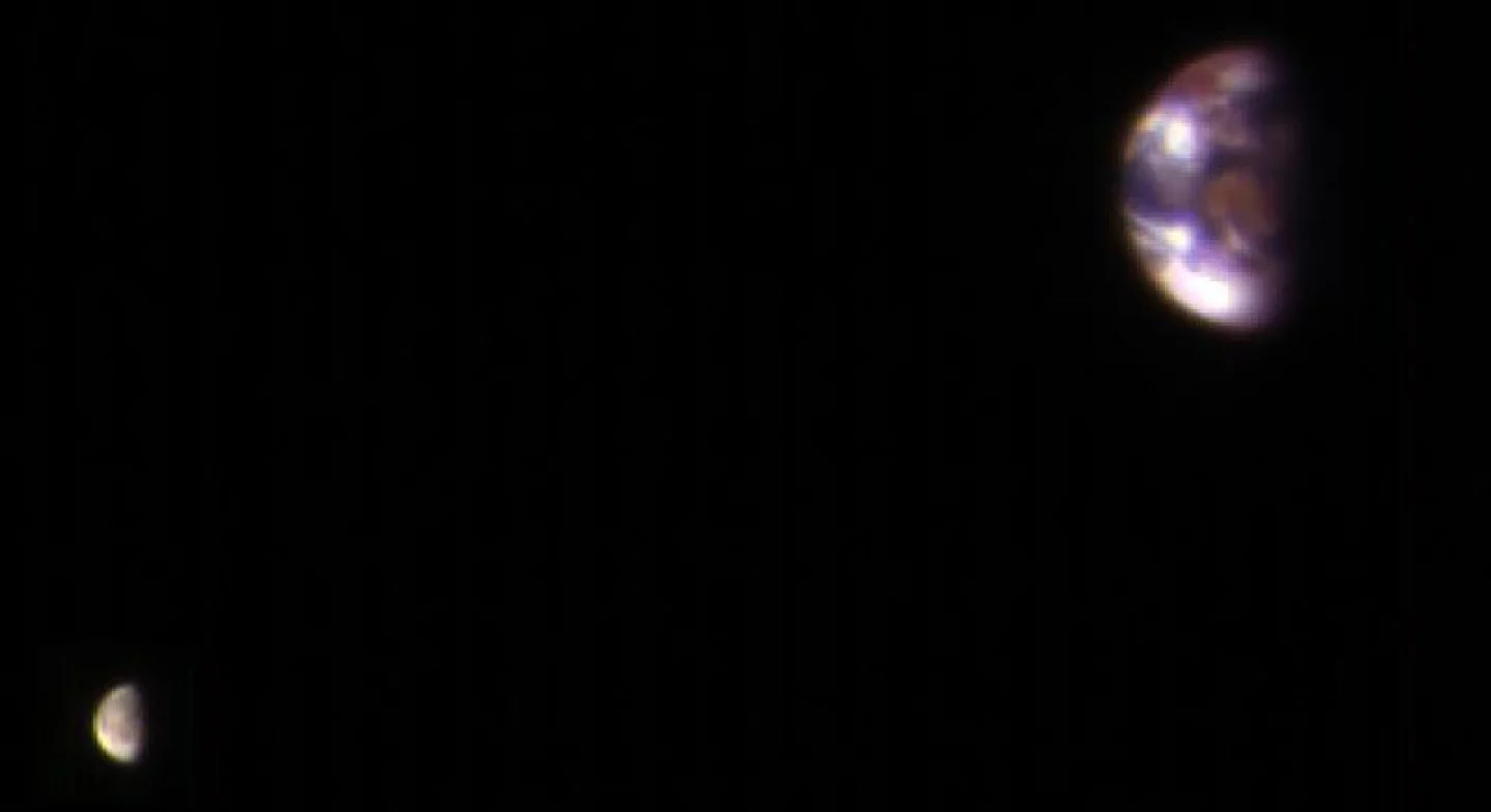 Mars-eye view delivers new perspective on the Earth and Moon