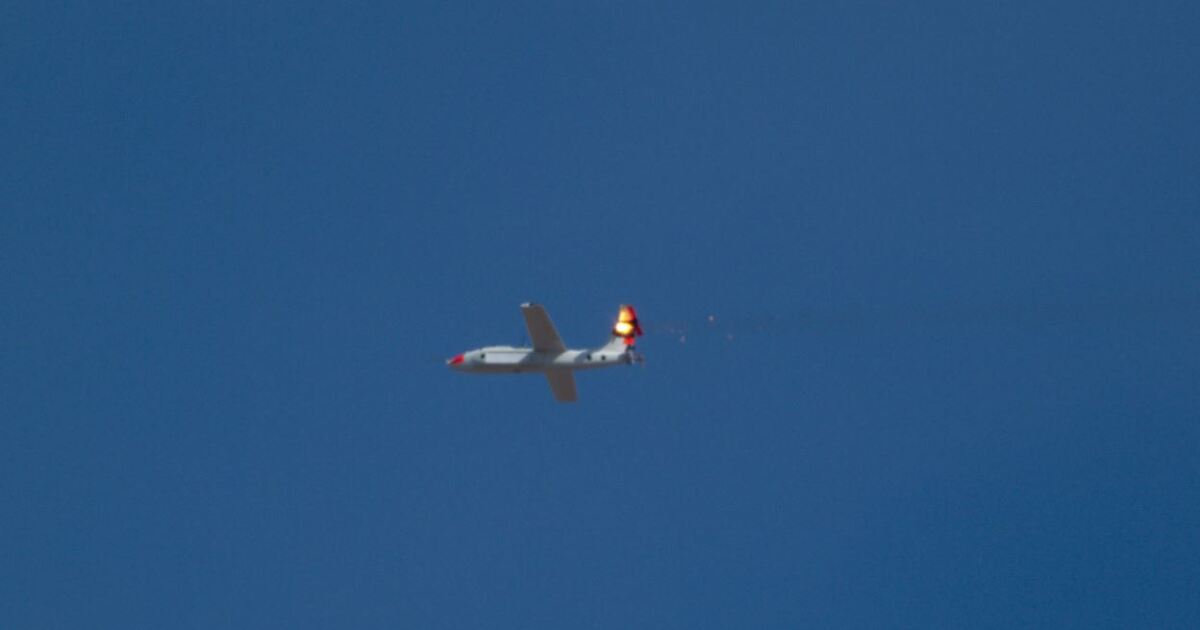 Lockheed Martin's laser weapon takes down 5 drones in live-fire ...