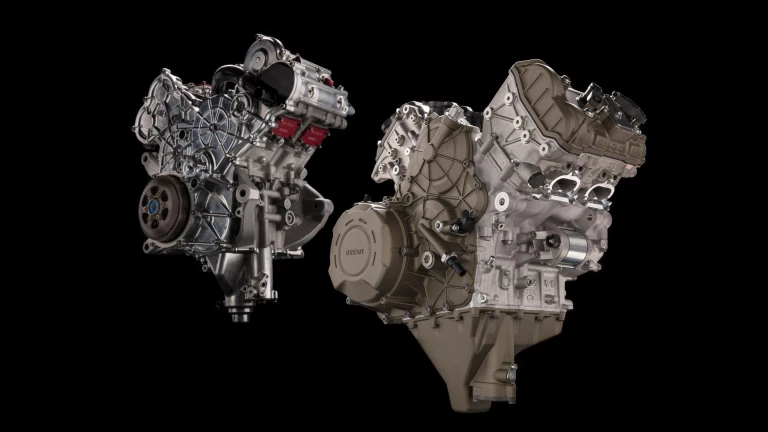Royal Enfield set to buy Ducati as new 210 hp 1100c V4 Stradale engine ...
