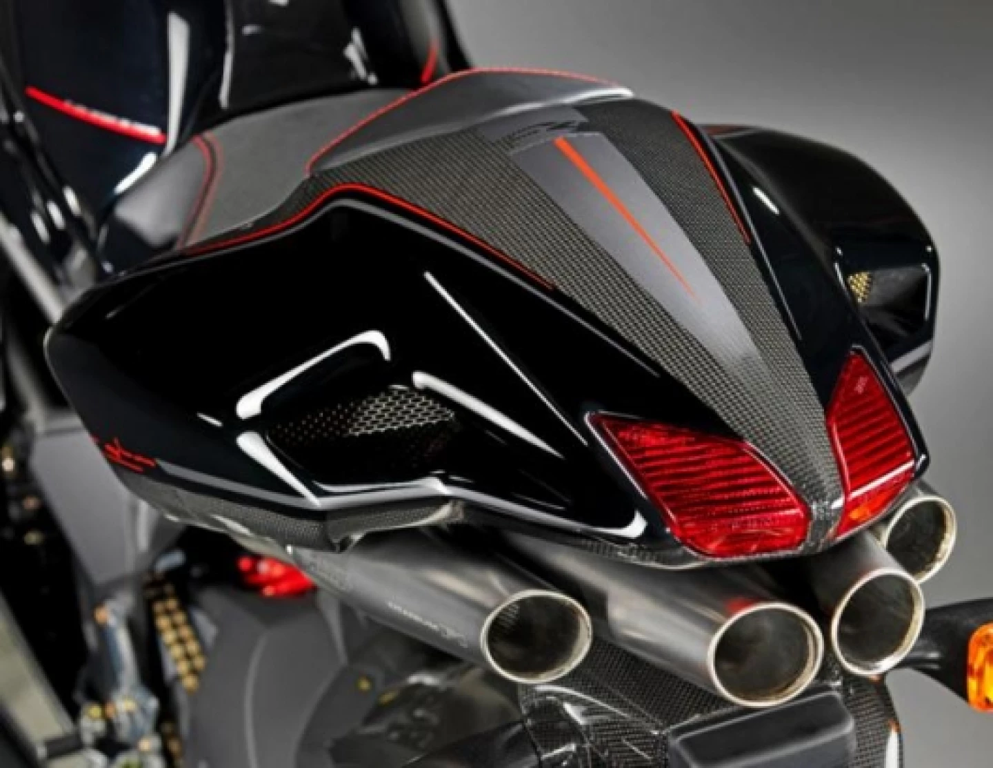 MV Agusta F4CC unveiled – 100,000 euro, 195 mph, 100 only