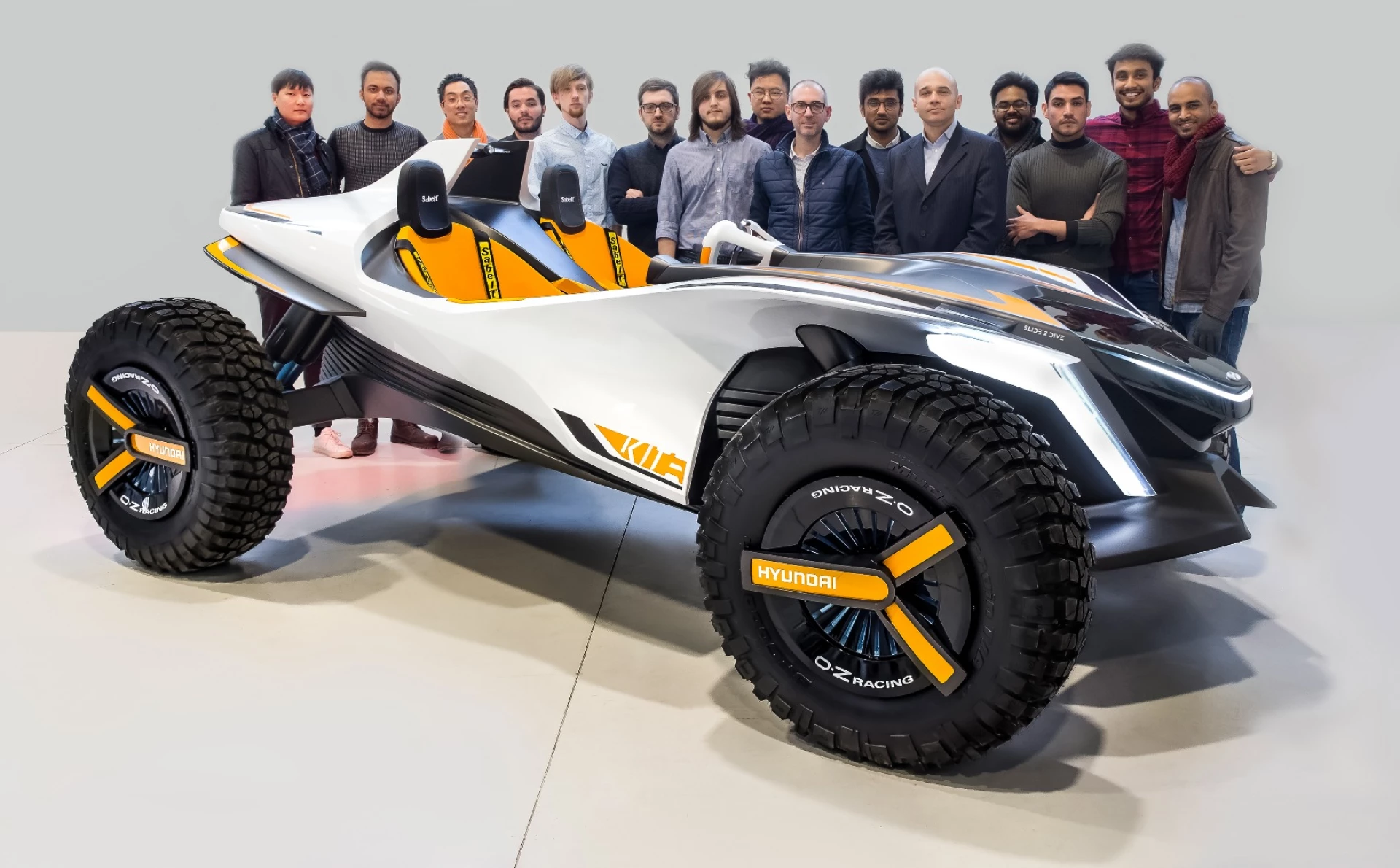 Hyundai's electric Kite concept allegedly transforms from dune buggy to ...