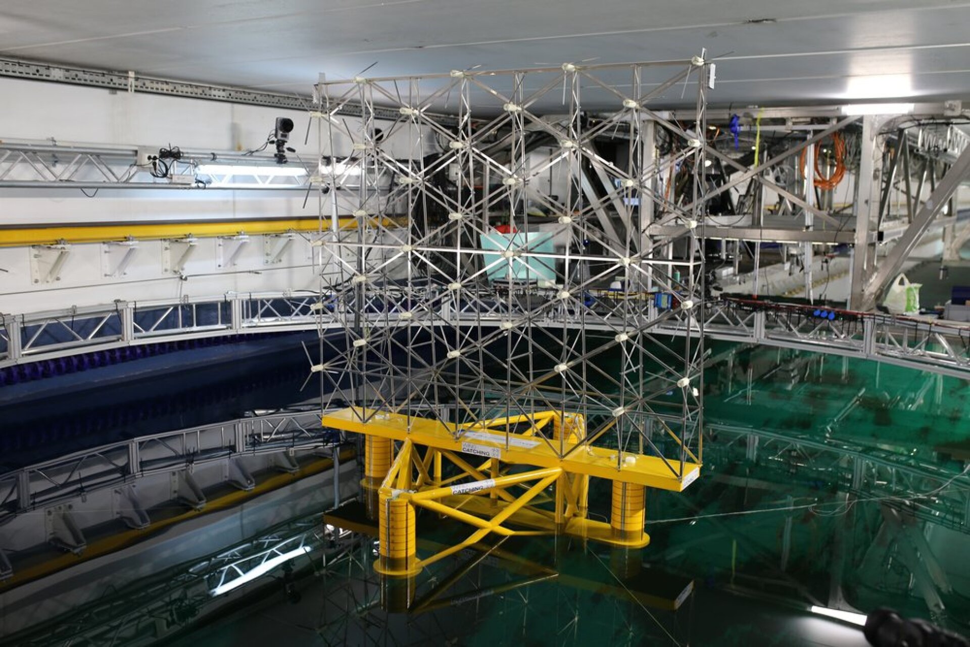 Massive 40-MW floating wind turbine array wins major tick of approval