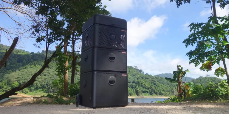 Modular, stackable BBQ and cooler system streamlines your next grill-out