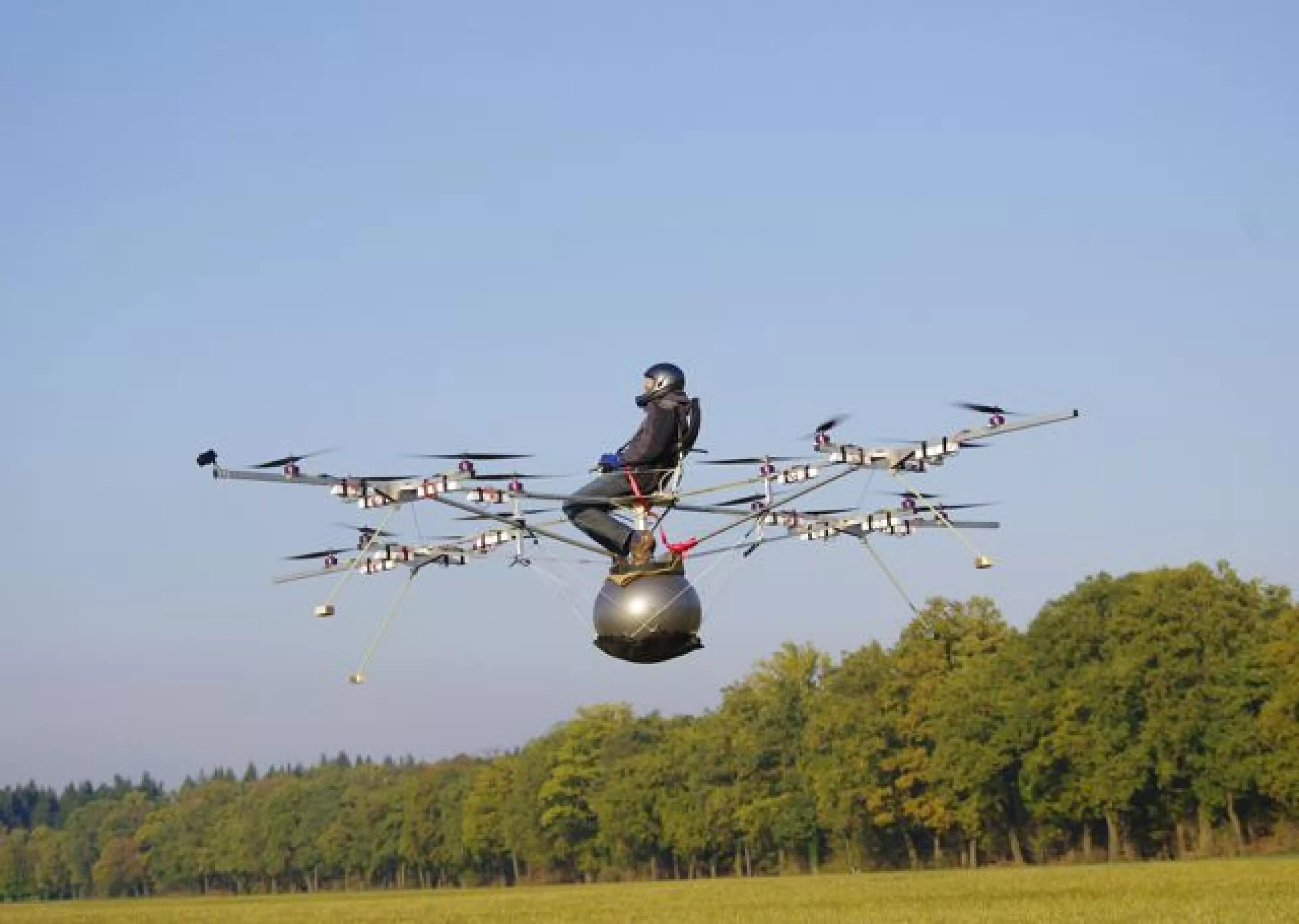 Early milestones in electric VTOL history