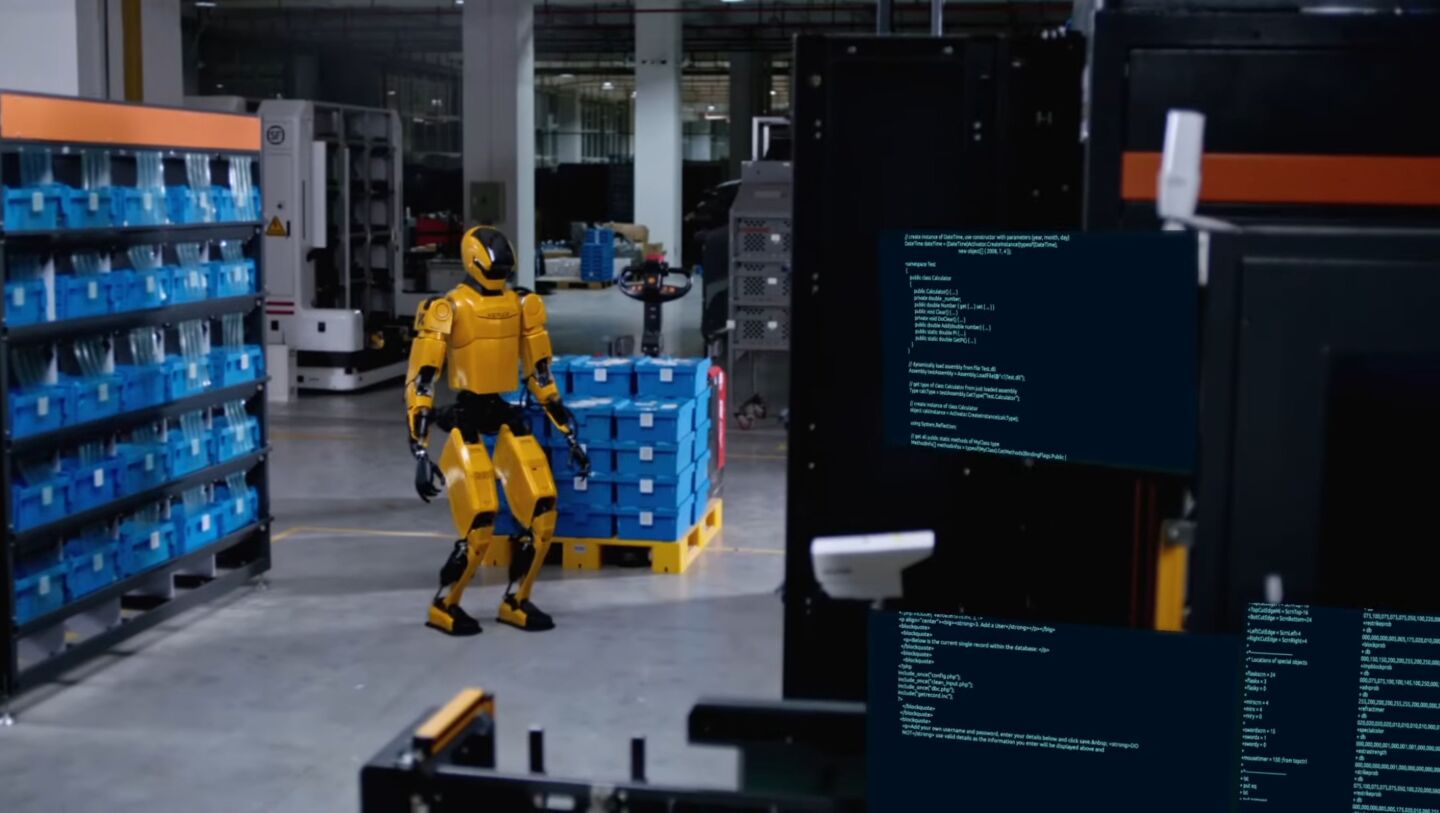 Forerunner K2 humanoid robot can carry 33 lb in each dexterous hand