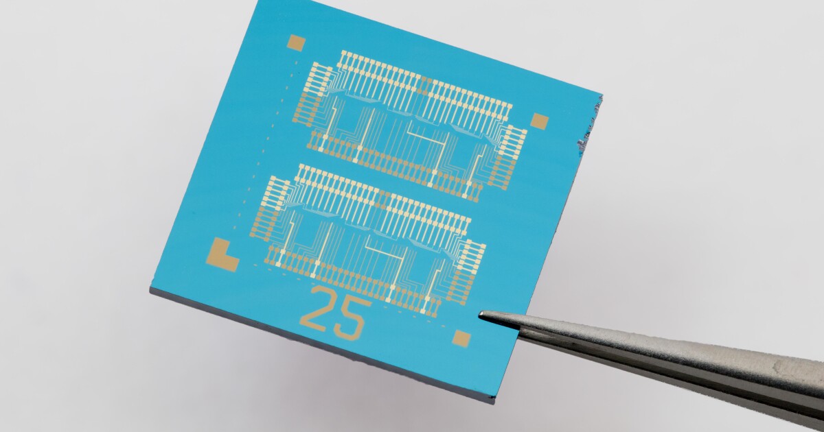 2D material helps new computer chip process and store data like a neuron