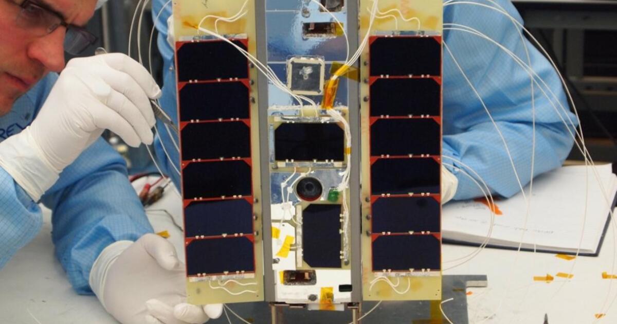 STRaND-1 "smartphone satellite" launches