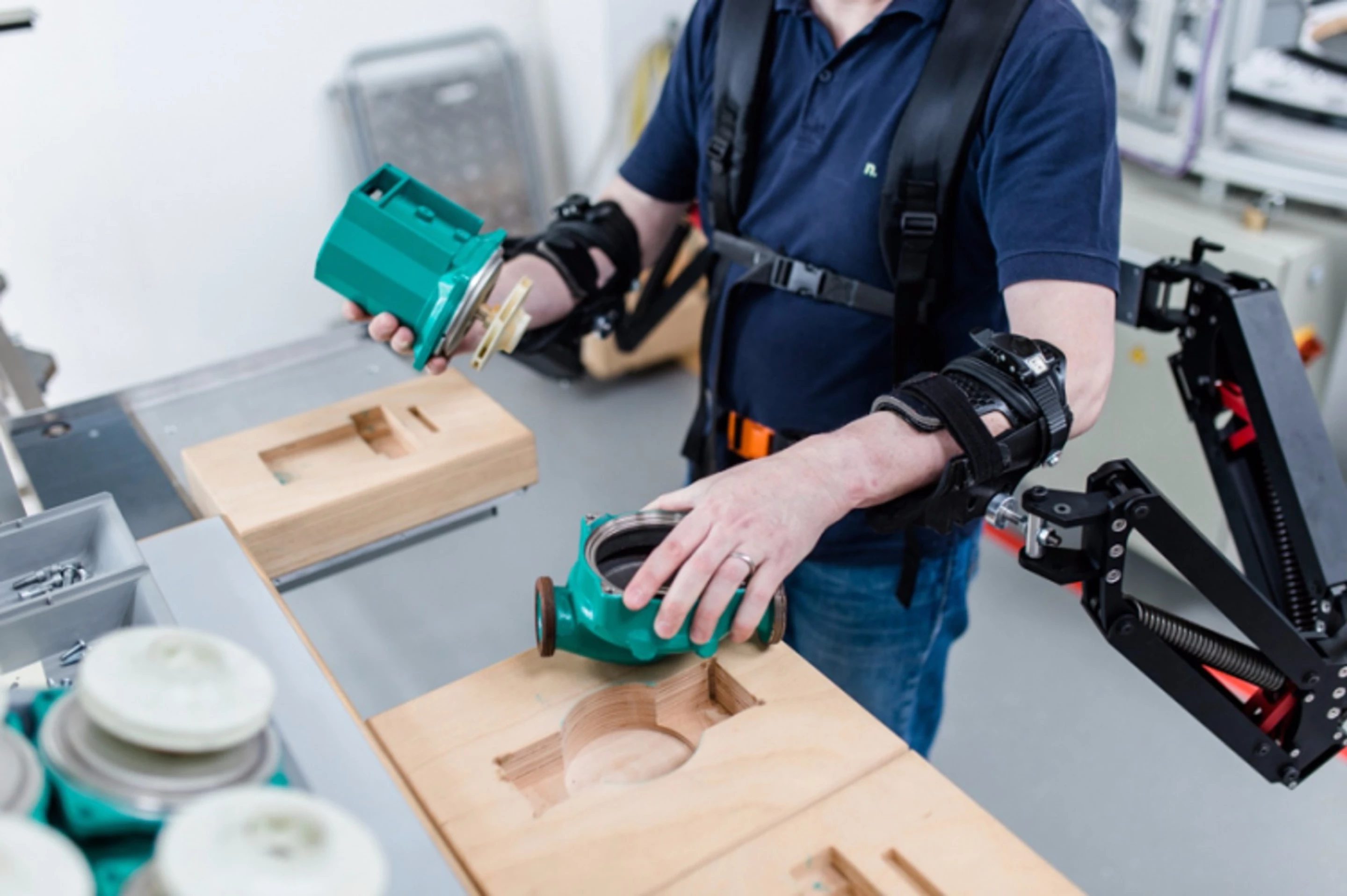 Robo-Mate exoskeleton aims to lighten the load for industry