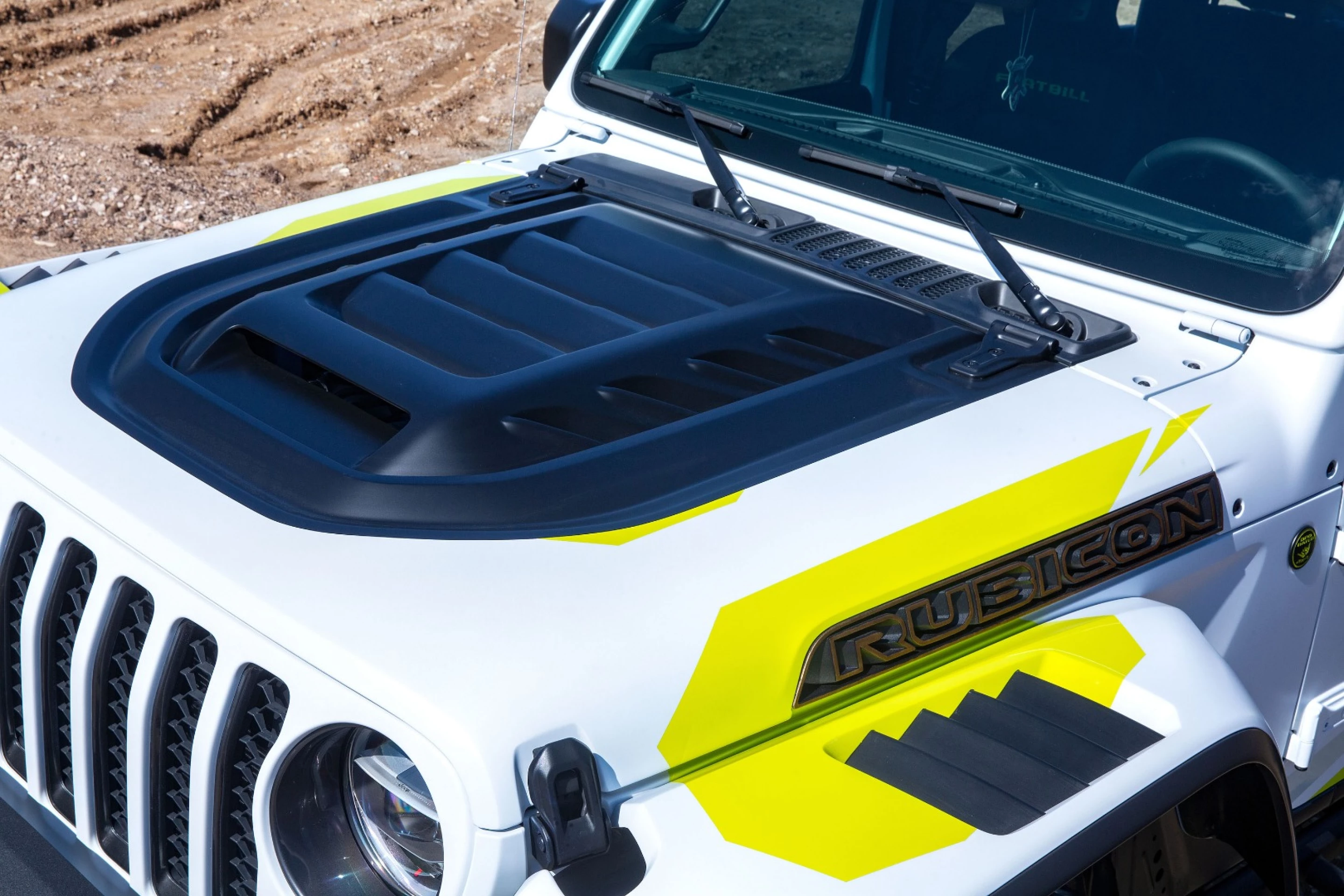Jeep descends on Moab with a small army of pickup concepts