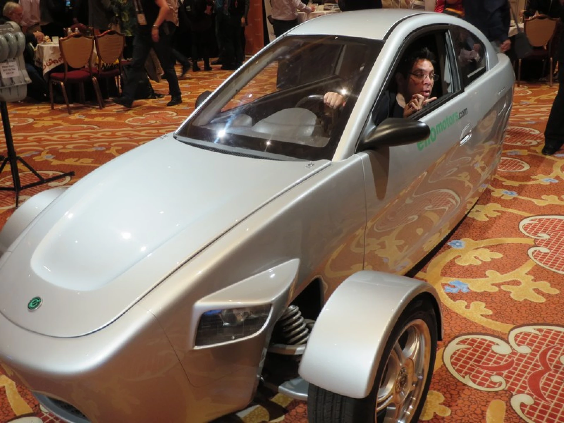 $7,000 84-mpg Elio car moves forward with new production plant