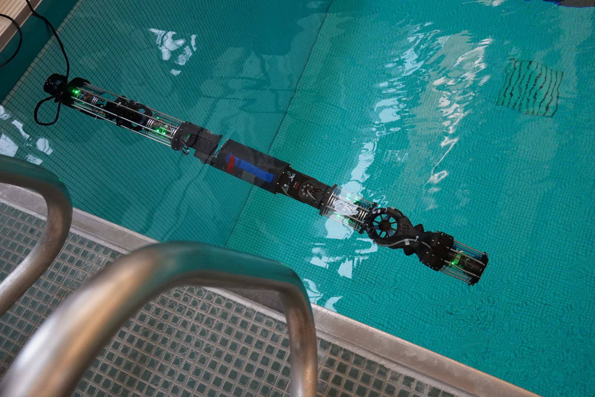 Submersible snake-inspired robot can inspect ships and infrastructure