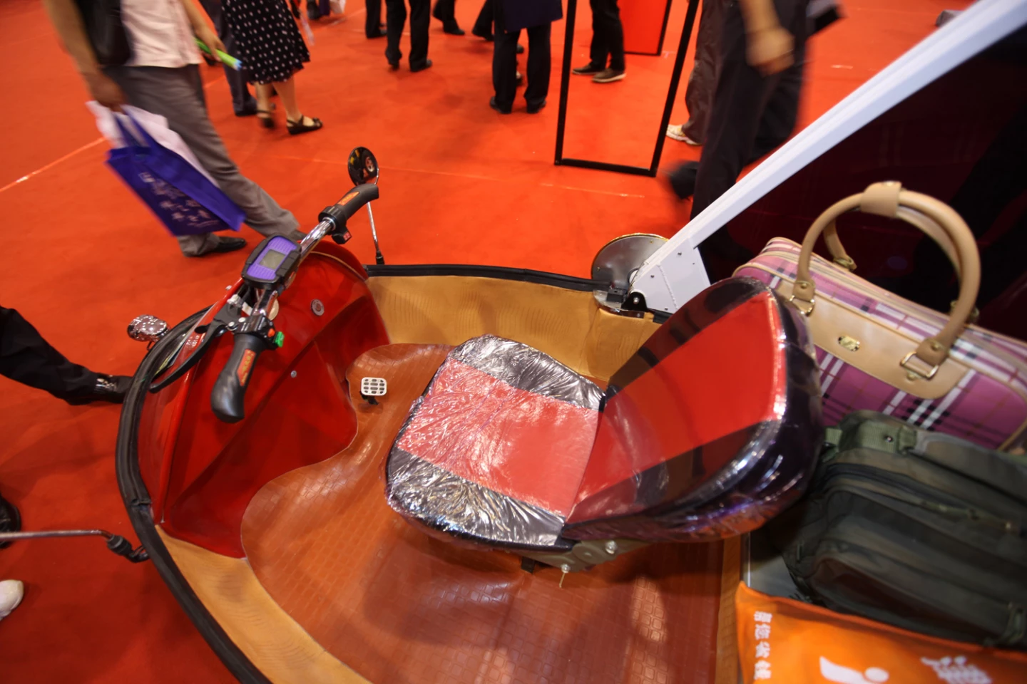 Bubble-bike: US$750 Electric three-wheeler