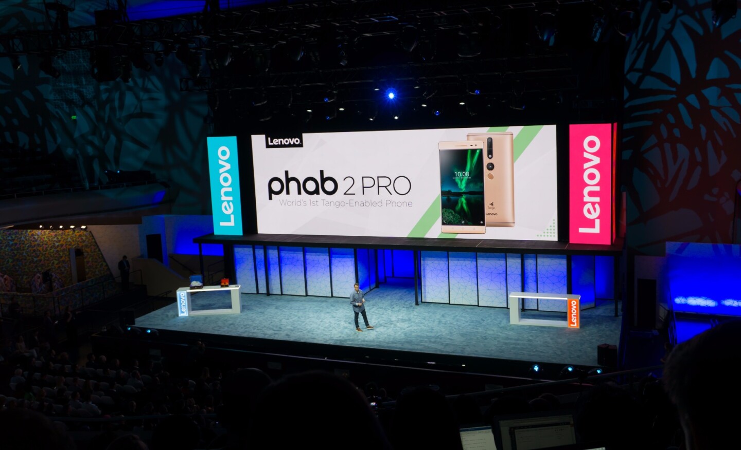 Making the real world virtual: Hands-on with the ridiculously bold Lenovo Phab2 Pro