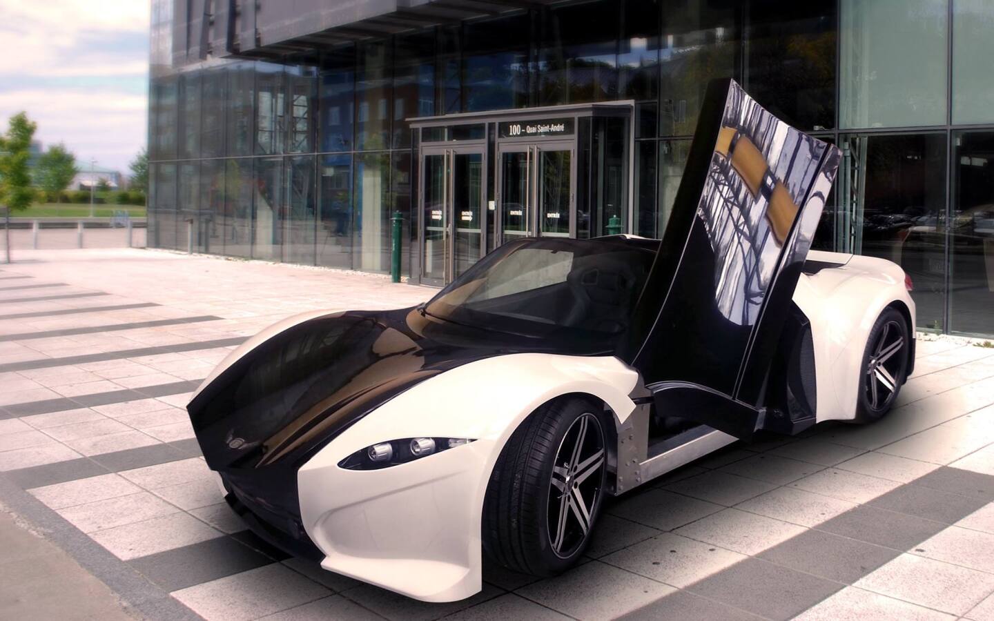 Tomahawk super kit-car supports a trio of powertrains