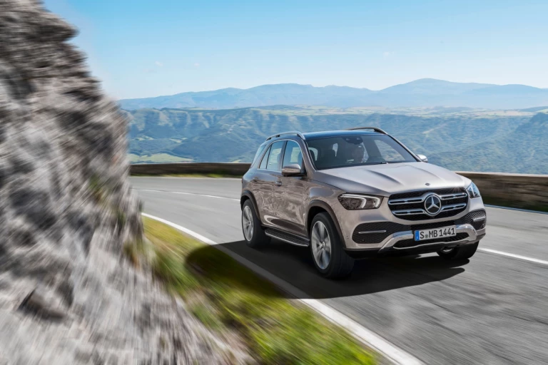 Gadget-packed 2019 Mercedes-Benz GLE SUV pushes high-tech offroading