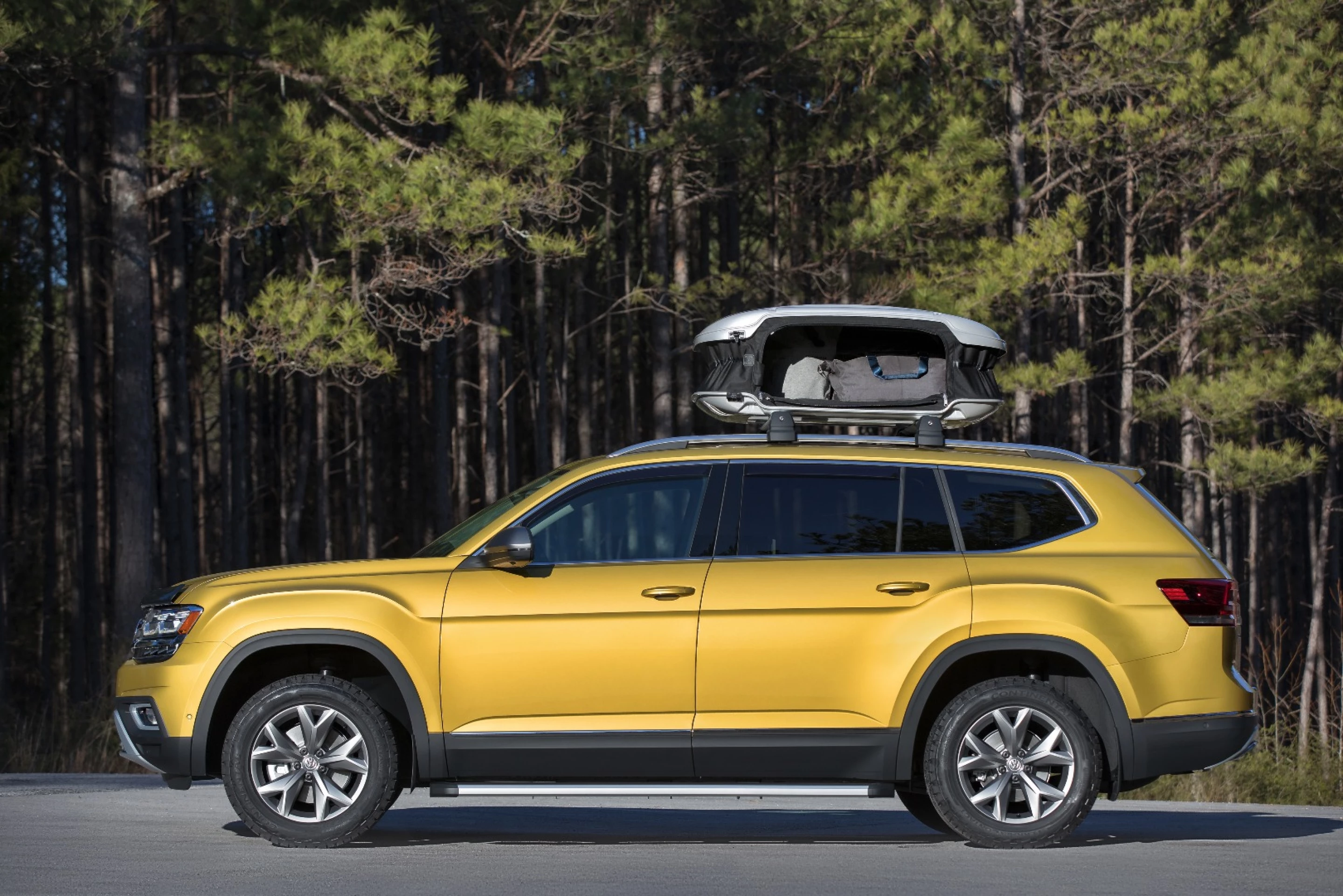 Volkswagen channels the pop-top camper bus with accessorized Atlas