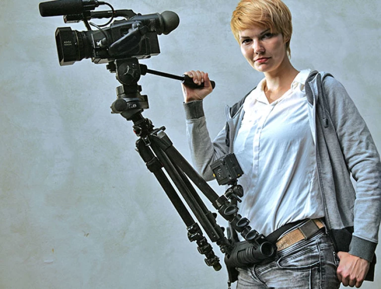 hipjib turns your tripod into a jib arm