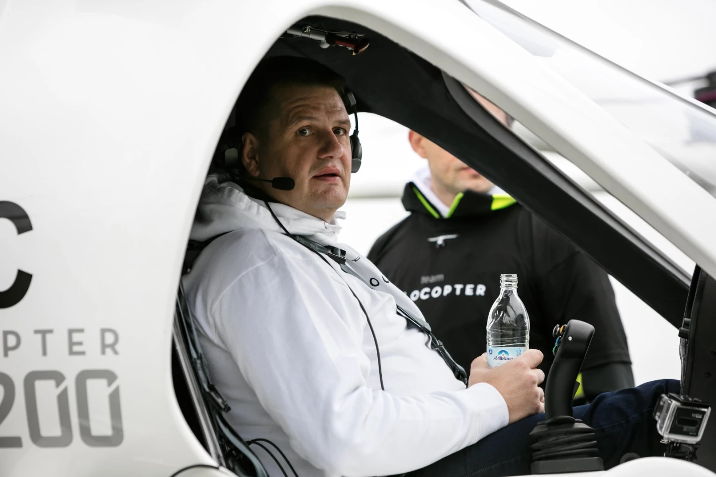 Electric 18-rotor Volocopter makes first manned flight