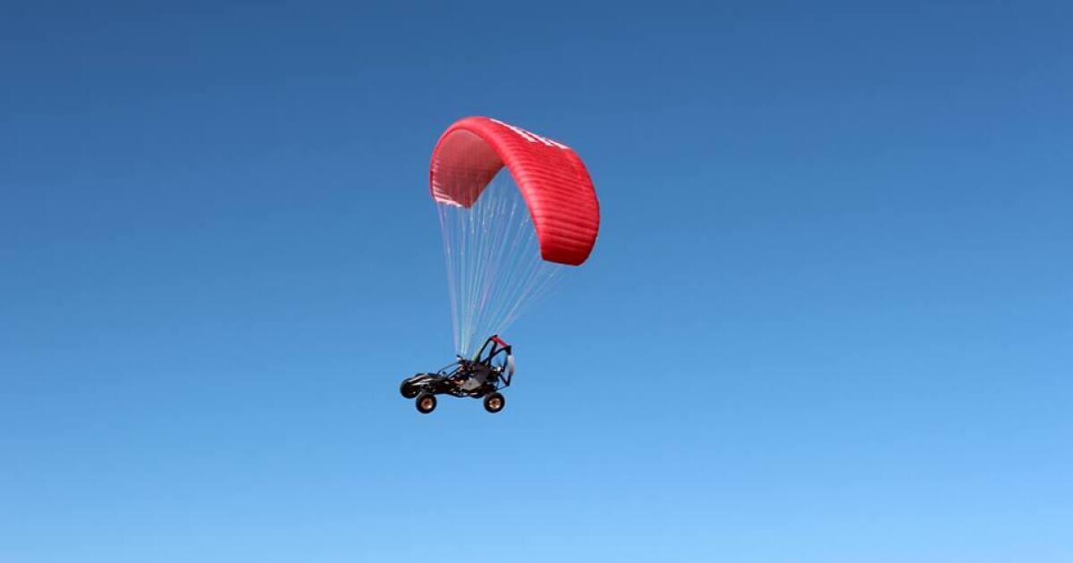 SkyRunner car goes off-road and off-ground