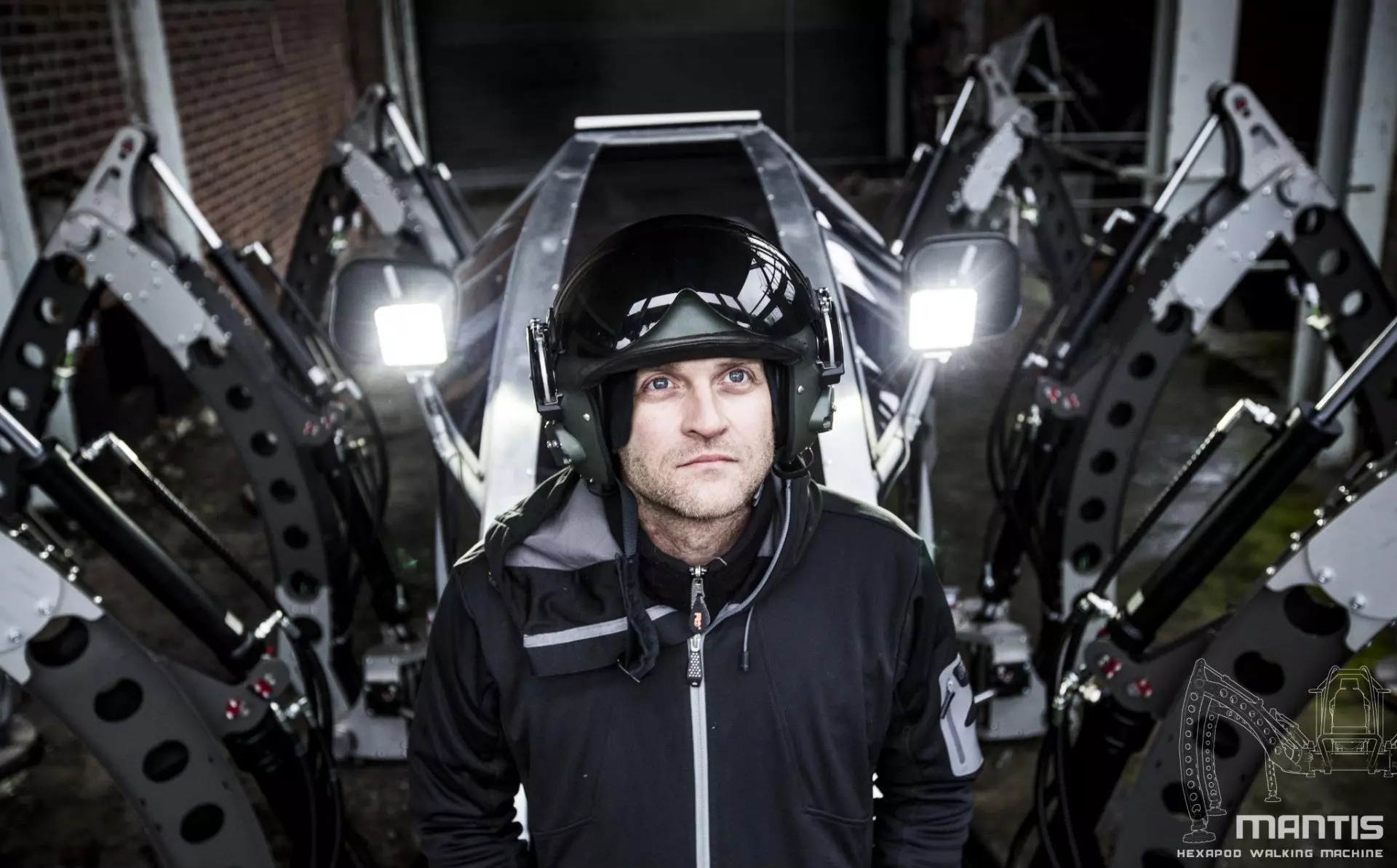 Mantis – a two ton turbo diesel hexapod you can drive