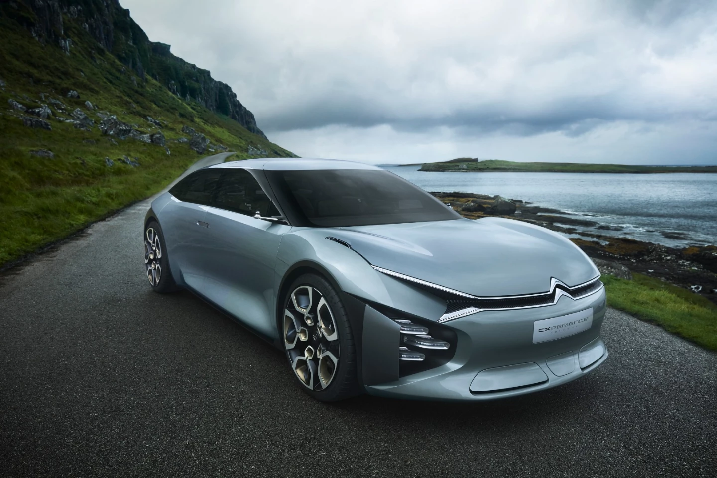 Citroen unveils CXperience Concept ahead of Paris Motor Show