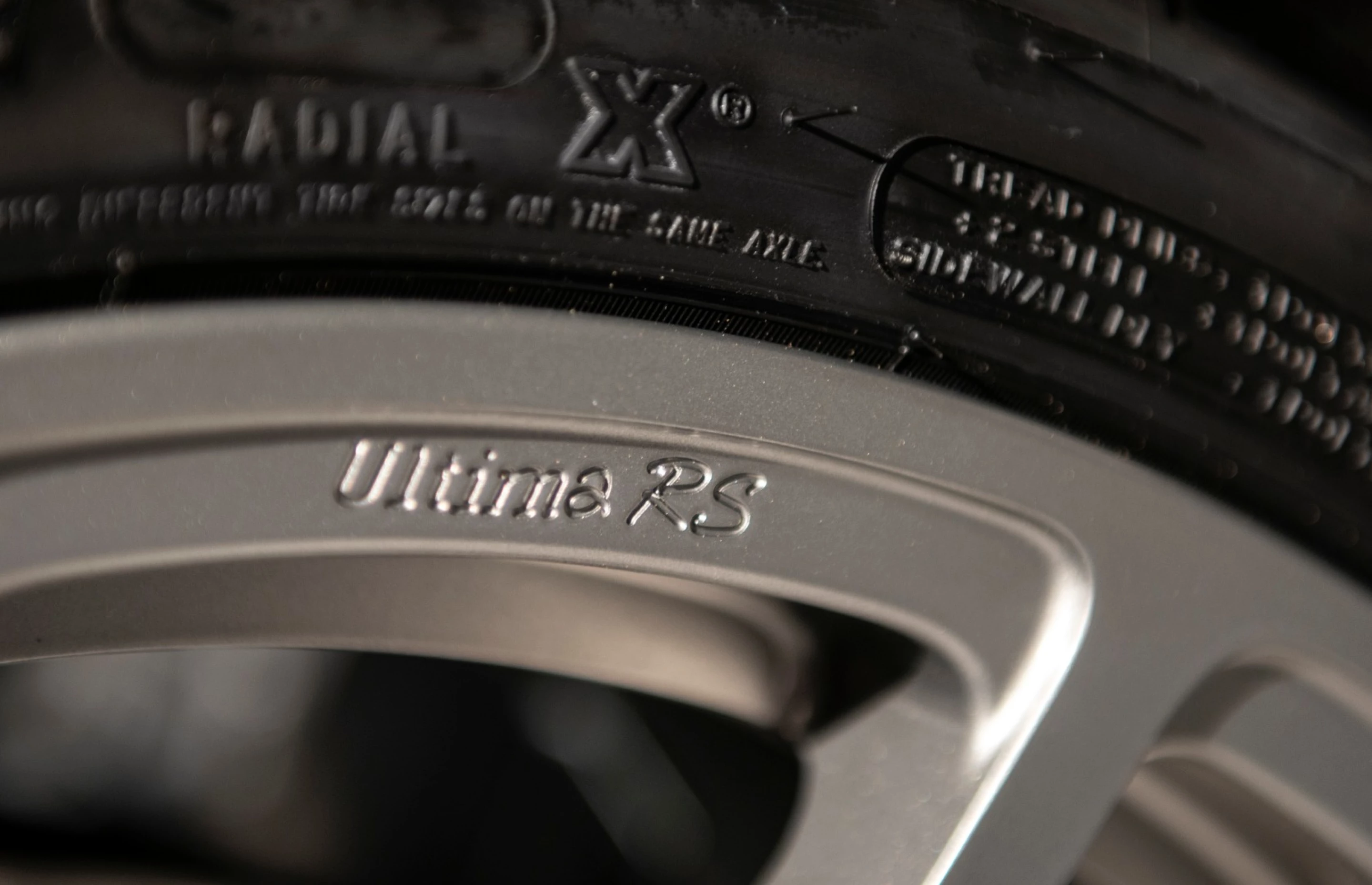 The new Ultima RS hypercar: 1200 horsepower and 250 mph for drivers on ...