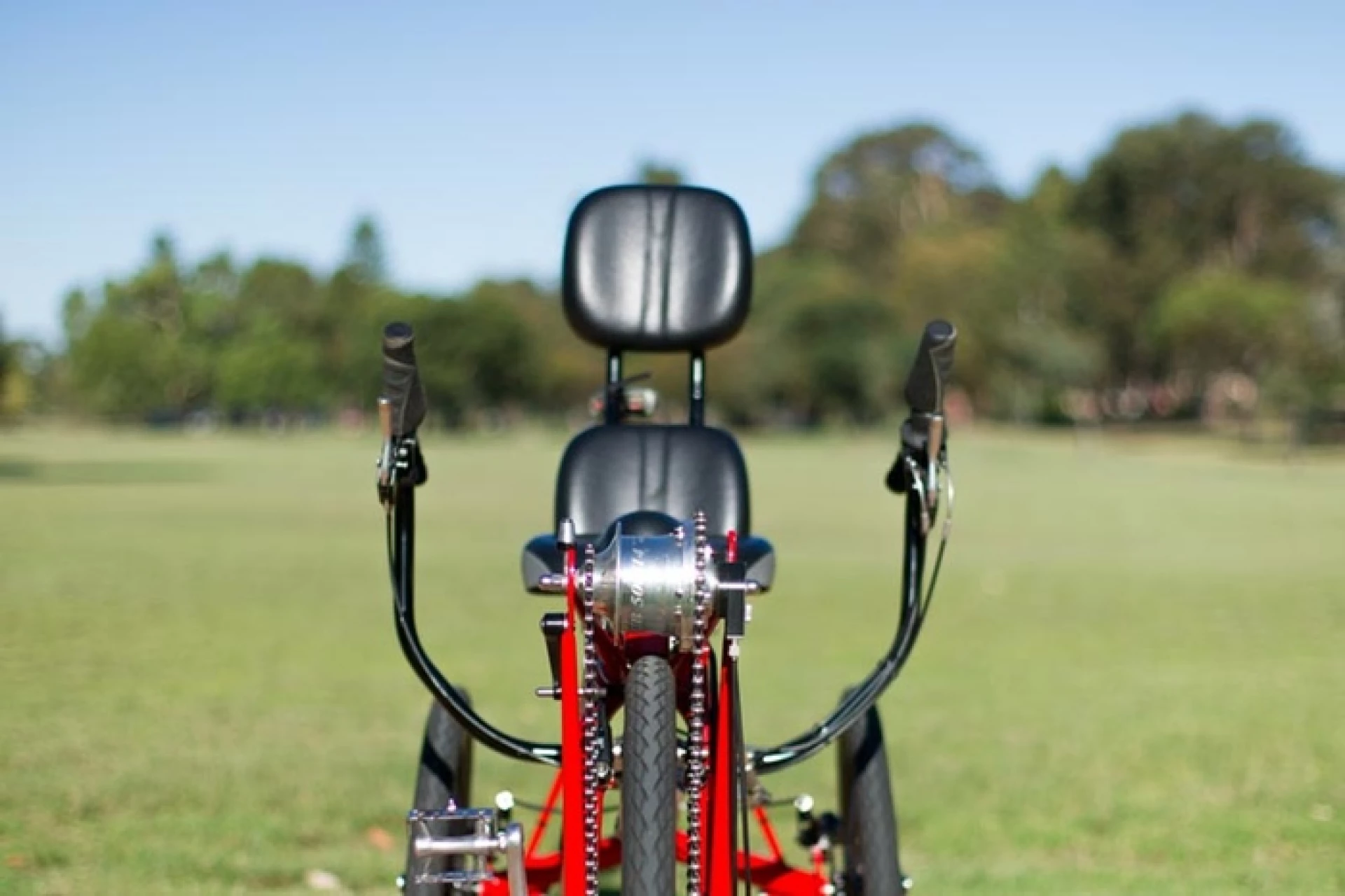 Trivek leaning trike lets riders sit back and sit tall