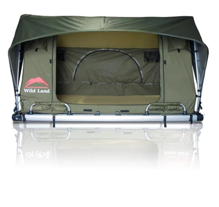 Pathfinder 4x4 roof tent pops up via remote control