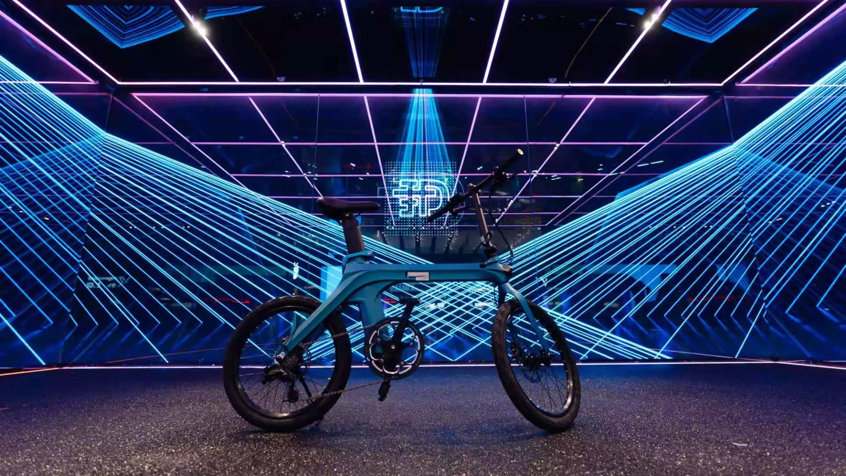 Fiido X folding ebike rocks smooth lines and 130 km of range