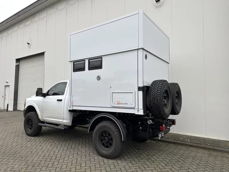 Bliss Mobil 8 hard-sided telescopic expedition camper cube