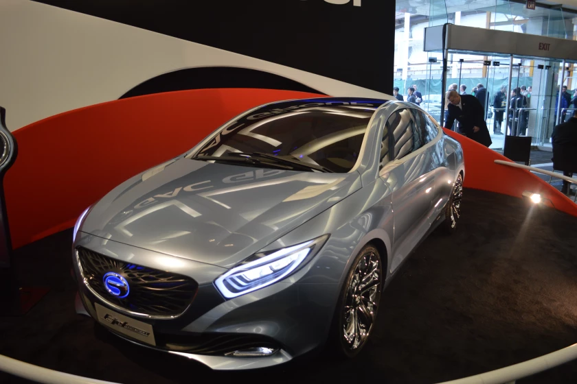 China's GAC shows stunning E-JET plug-in hybrid concept