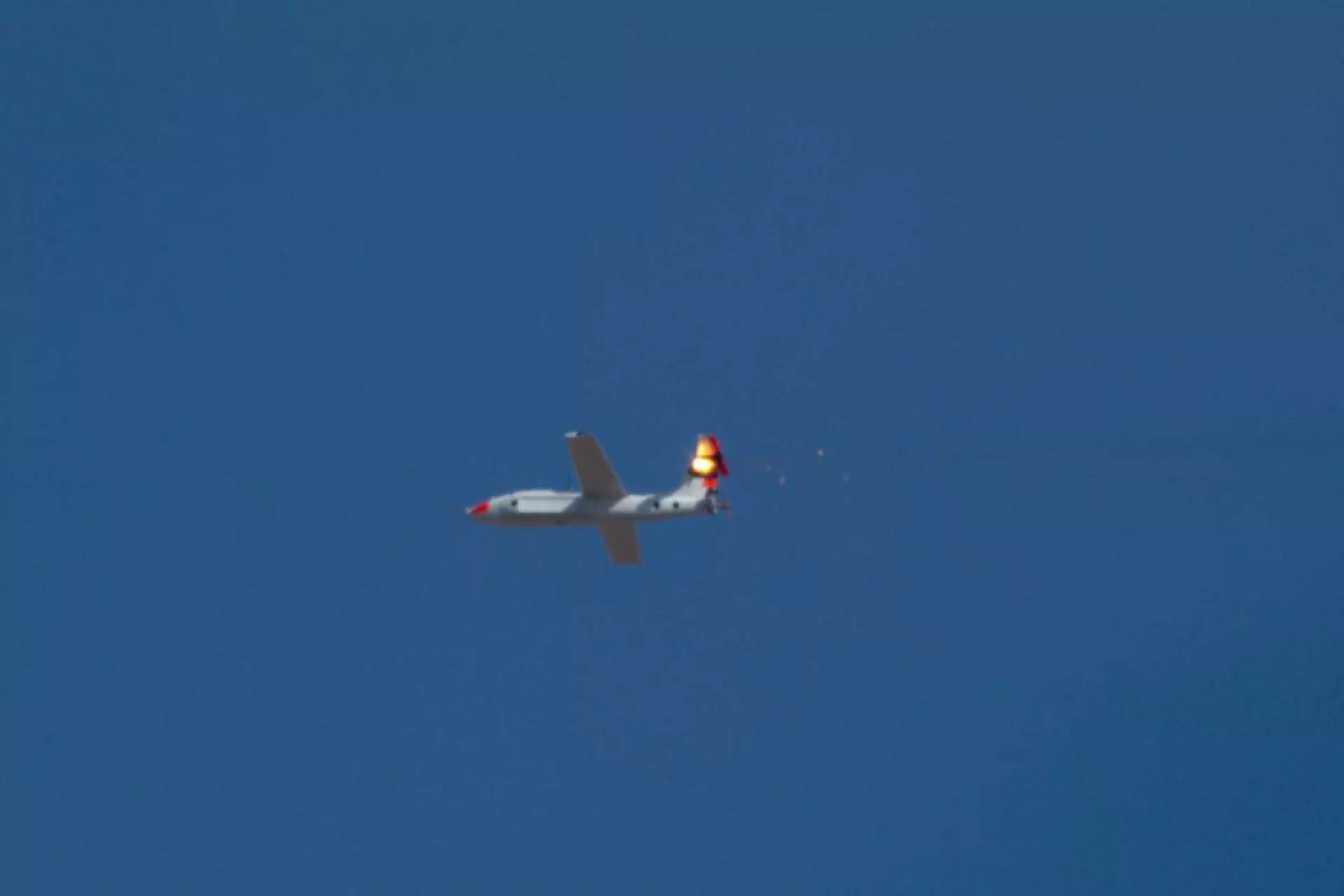 Lockheed Martin's laser weapon takes down 5 drones in live-fire ...