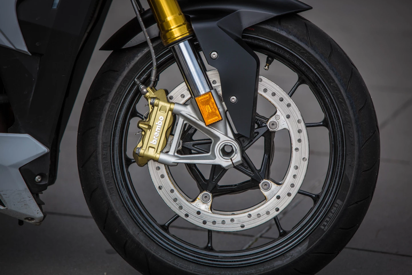 Review: BMW's intimidating S1000R streetfighter