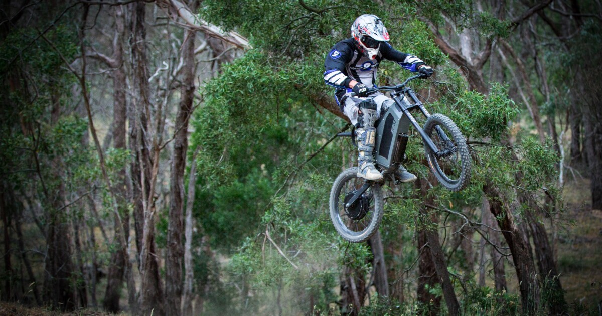 Video Review: Stealth H-52 electric bike eats up tight trails