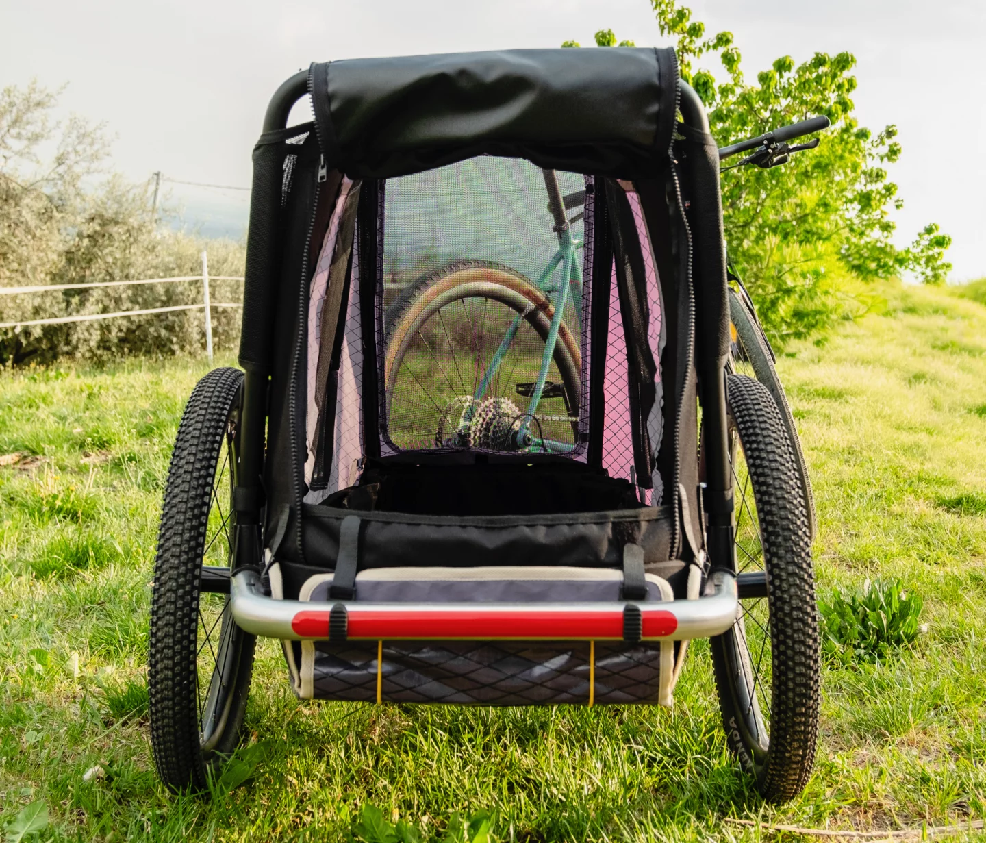 Veolo Bike Trailer 2.0: Lightweight, smooth cargo hauling