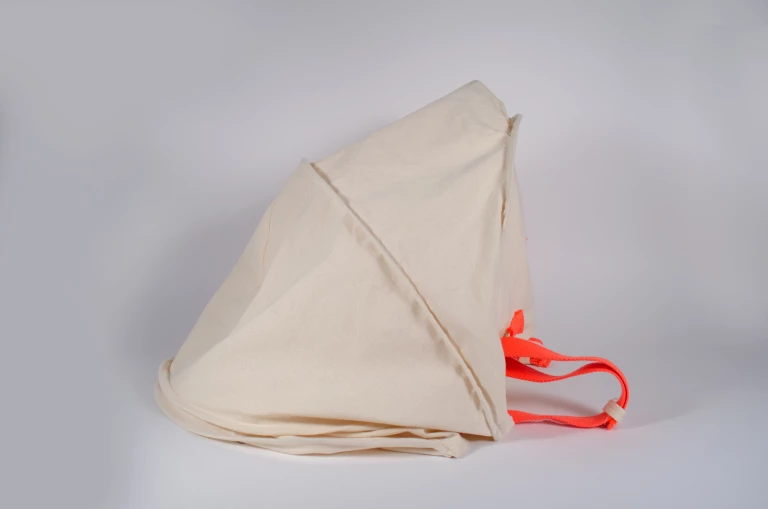 Concept wearable pod offers isolation in a Nutshell