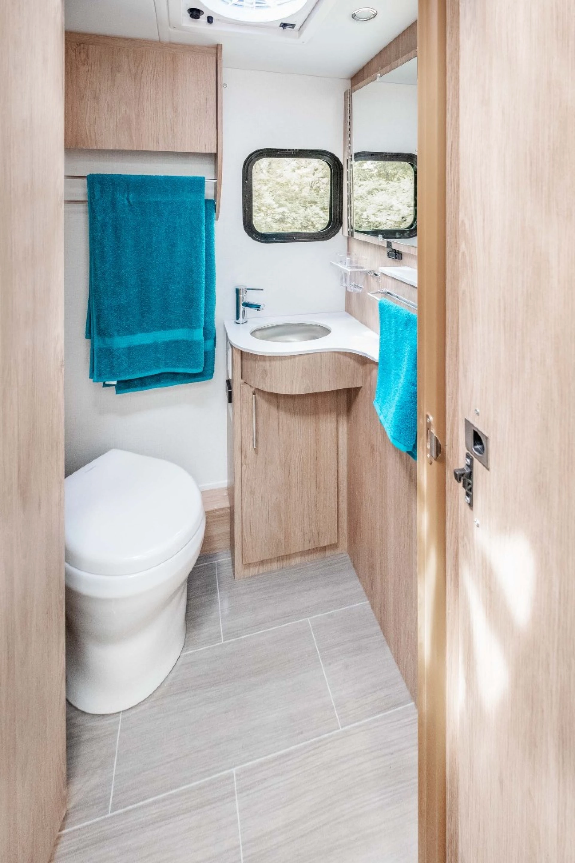 Leisure motorhome pushes cyclists farther with bike storage and ...