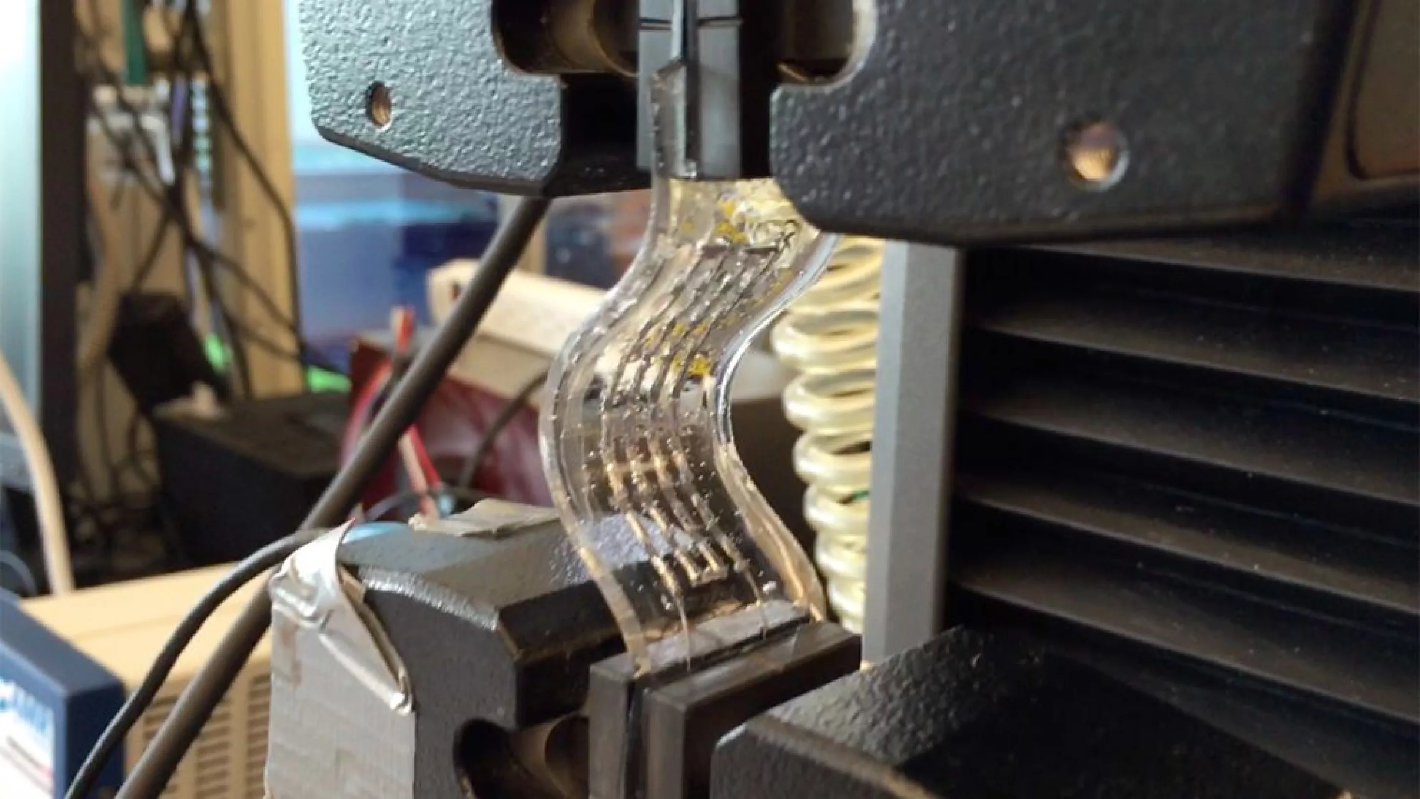 Flexible, self-healing wearable device harvests energy from body heat