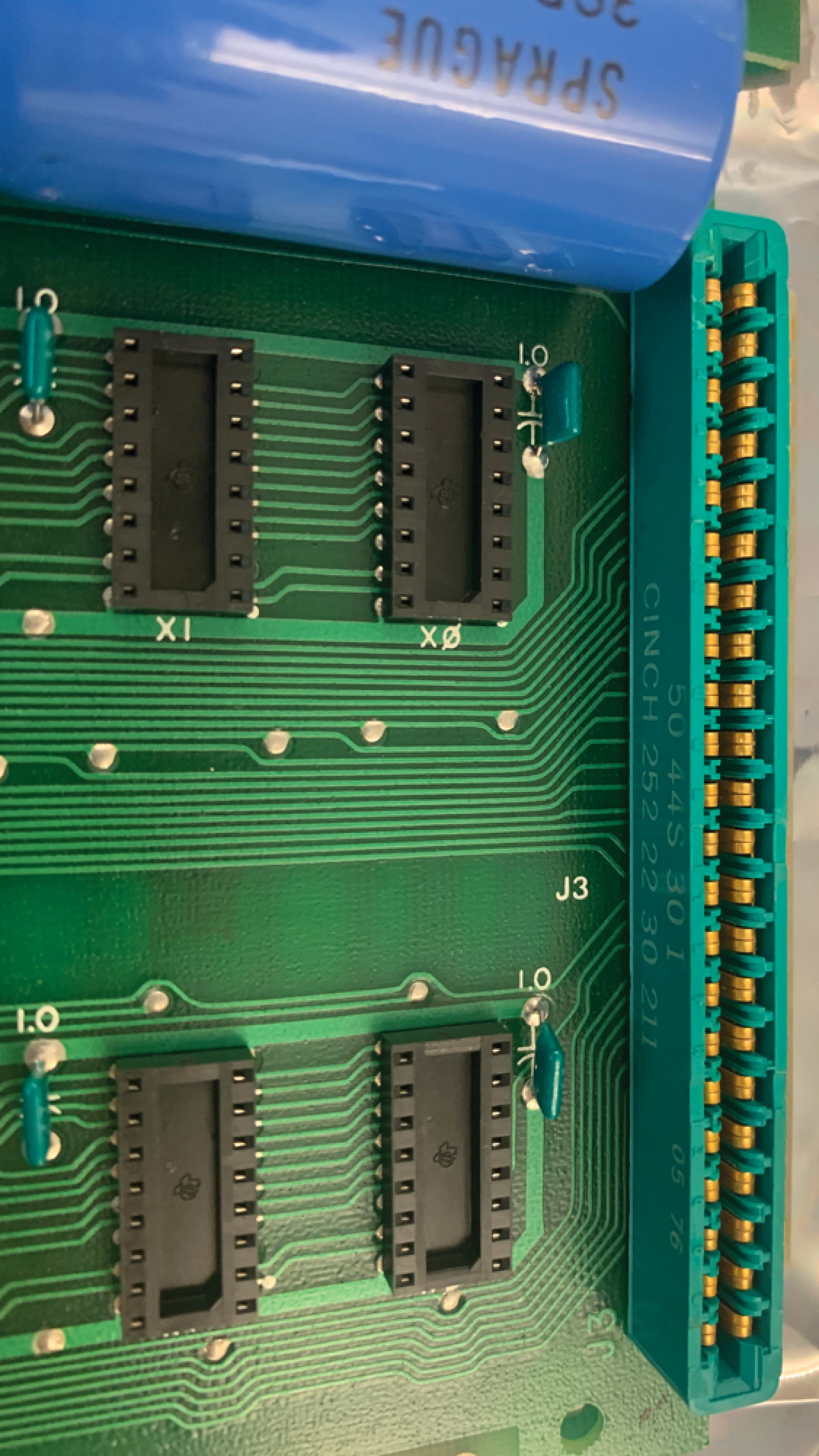 Ulta-rare working Apple-1 computer with box going to auction