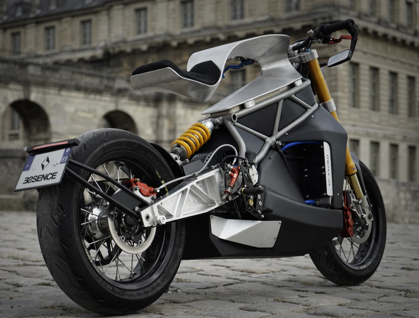 Performance damn near unlimited: 400-Nm Essence e-Raw redefines two ...