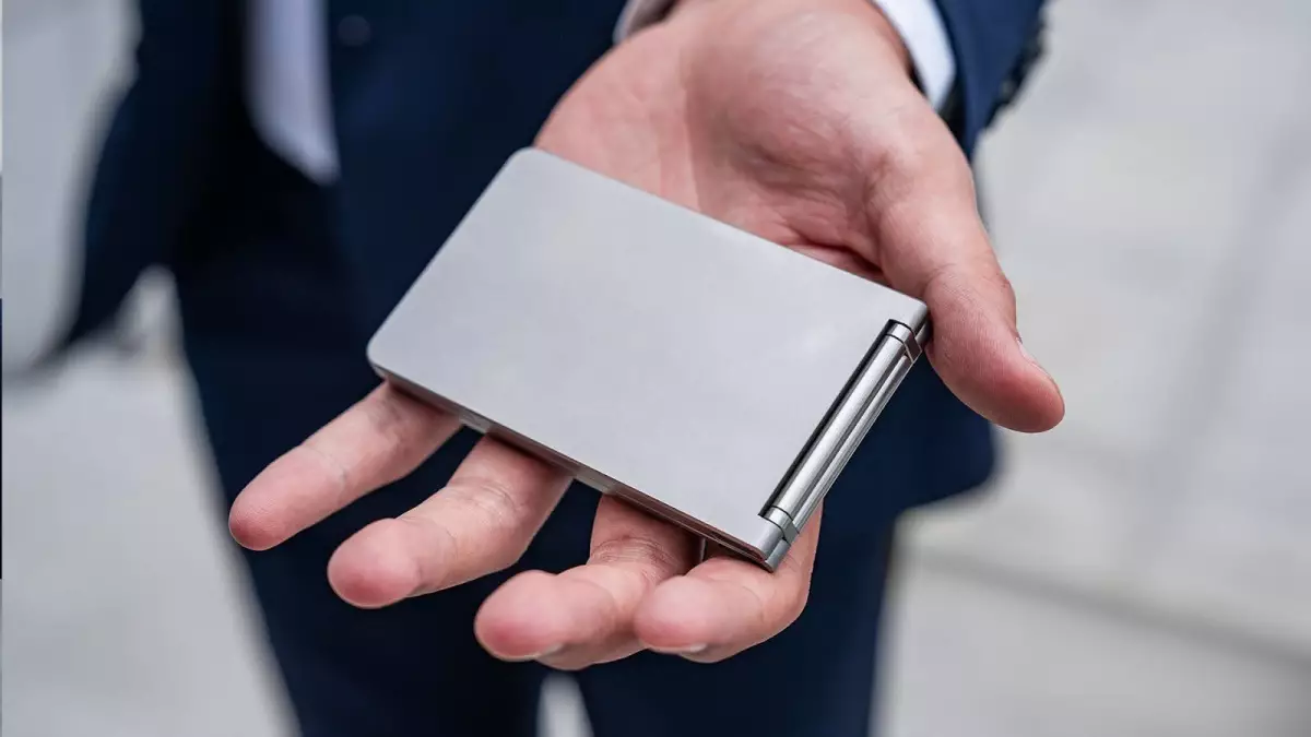Redefining Minimalism? This Titaner Titanium EDC Wallet is Just 10mm Thin!