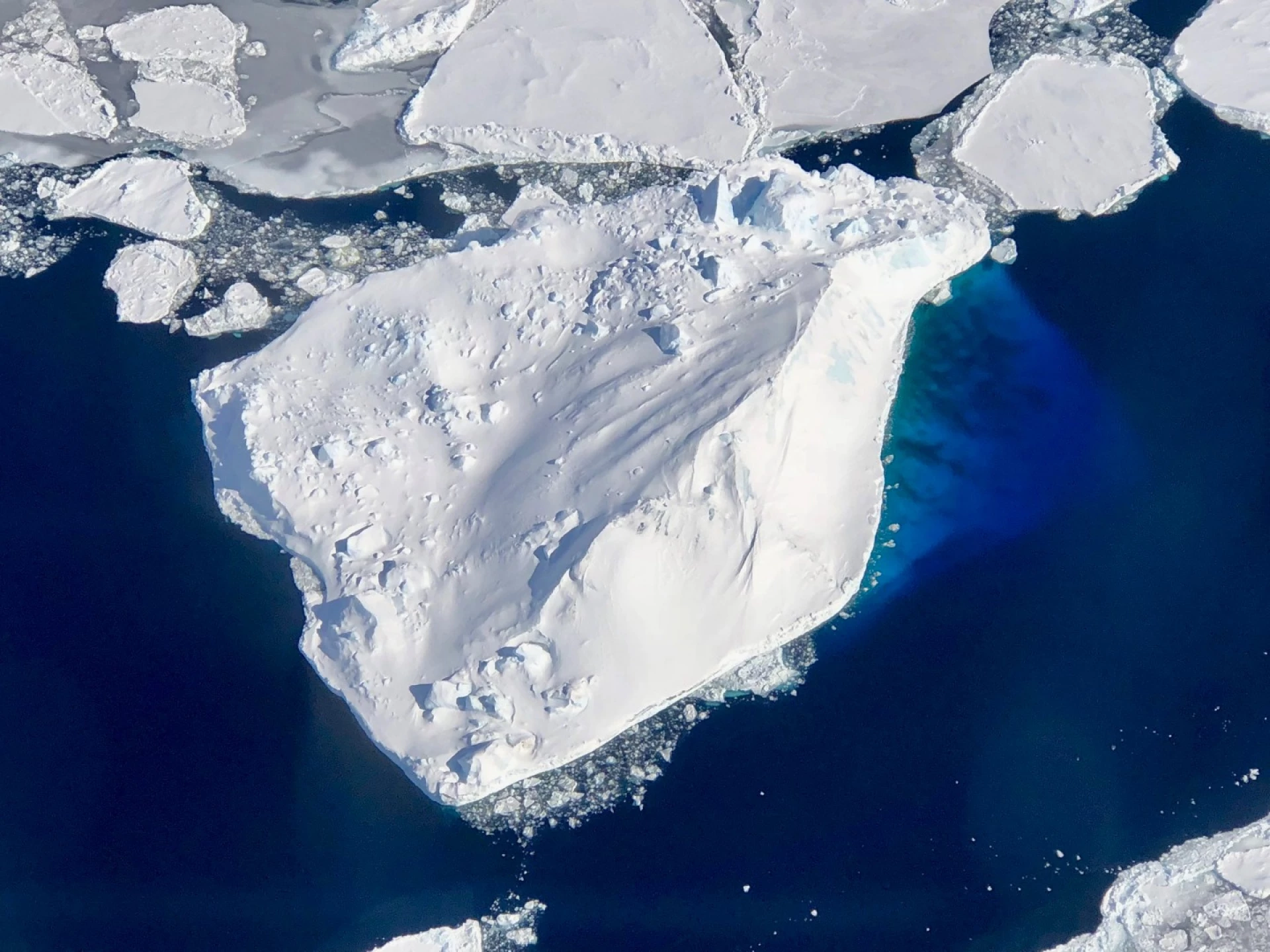 Rectangular icebergs and the snowy spectacle of NASA’s latest Antarctic ...